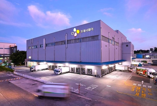 CJ프레시웨이 이천물류센터, 국내 최초 식자재유통 식품안전 인증 획득… 최고등급 ‘레벨3’